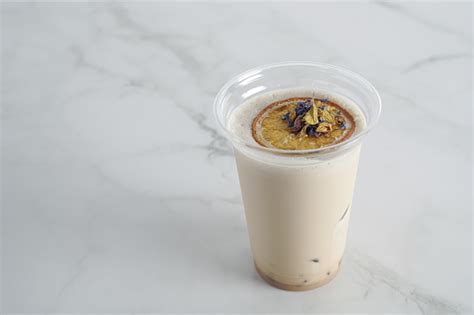 크림과 아이스 오렌지 커피 대리석 테이블에 맛있는 인기있는 음료 질감과 커피 하우스에서 음료의 상쾌한 모습 공간을 복사합니다 대리석 배경 0명에 대한 스톡 사진 및 기타