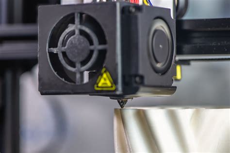 3d 프린터는 모델을 흰색 플라스틱으로 인쇄합니다 0명에 대한 스톡 사진 및 기타 이미지 0명 개념 건설 기계류 Istock