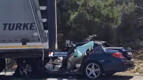 რუსთავი თბილისის ავტობანზე ავარიას 19 წლის ბიჭი ემსხვერპლა Ttimes Ge