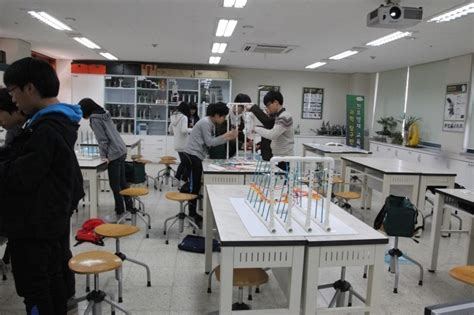 서울 중등 영재반 골드버드창작 수업장면 사 한국창의력교육협회