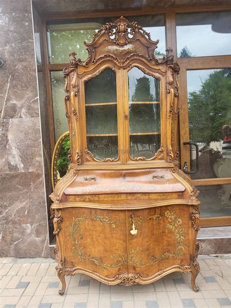 Италианска витрина 025 Шкаф Мебели за дома и офиса Костенец Имам удоволствието да ви п