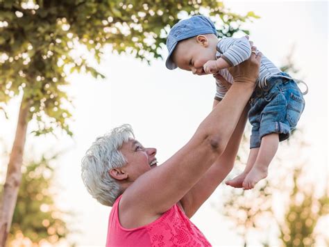 Actualidad Abuela Cobra 232 Pesos La Hora Por Cuidar A Su Nieto No