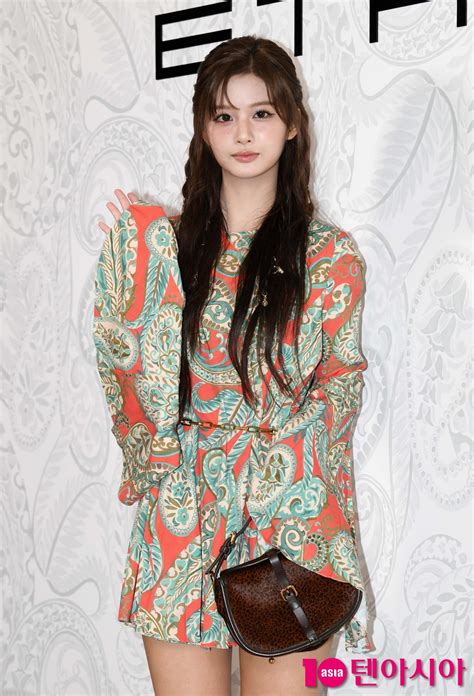 엔믹스 설윤 걸어다니는 인형상큼 발랄ten포토 텐아시아