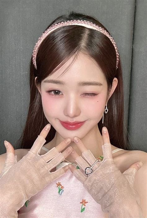 똑같은 사진인데 다른느낌 핑크 배경화면 애니메이션 벽지 연예인