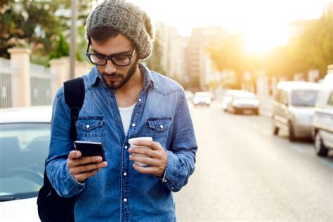 21 Subconscious Signs A Guy Is Attracted To You