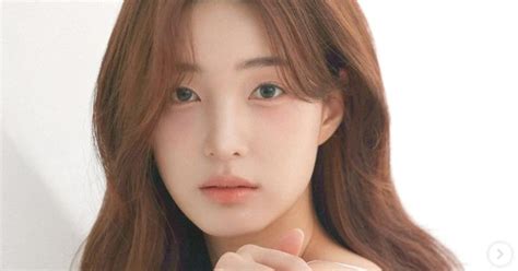 율희 최민환과 양육권 소송 중 新 프로필 공개…웃음기 싹 사라진 표정