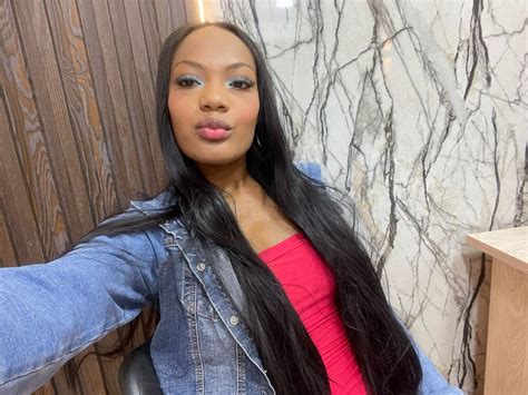 Julielarson Cam Model Free Live Sex Show And Chat Stripchat