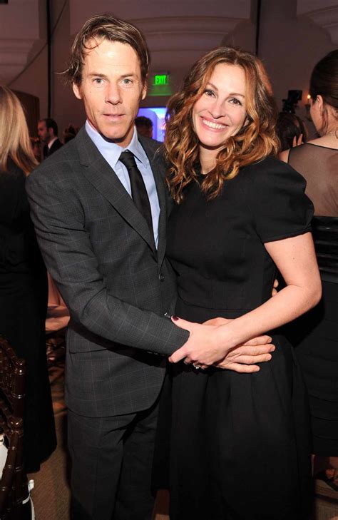 Julia Roberts Plans To Show Daughter Letters From Husband Danny Moder