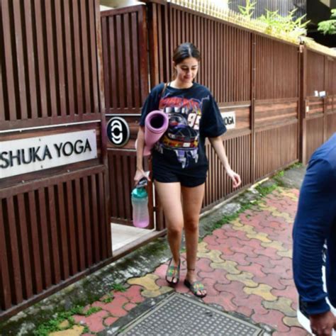 Dream Girl 2 Actress Ananya Panday Flaunts Her Shapely Legs After