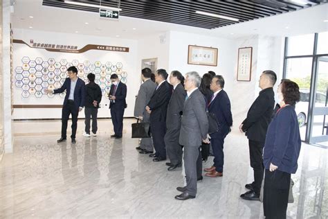 香港中医中药界联合总会前来参观 北京仟草中药饮片有限公司