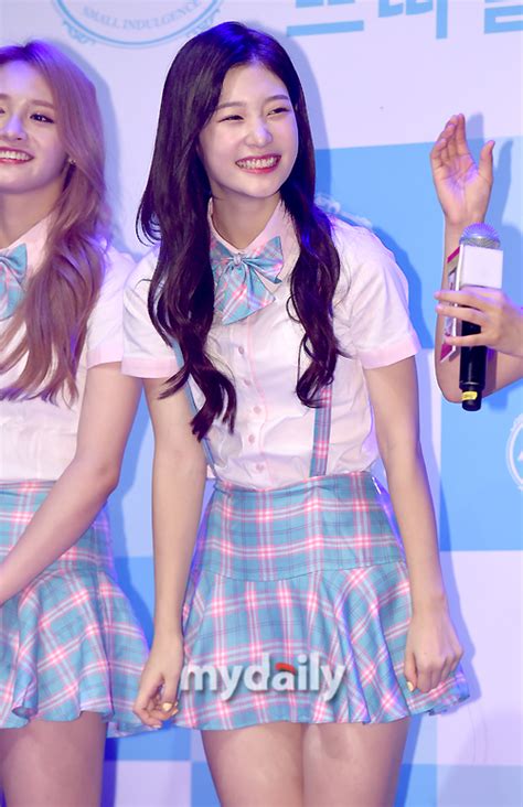 [md포토] 아이오아이 정채연 수줍은 미소