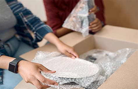 5 Essential Tips To Pack Fragile Items Safely