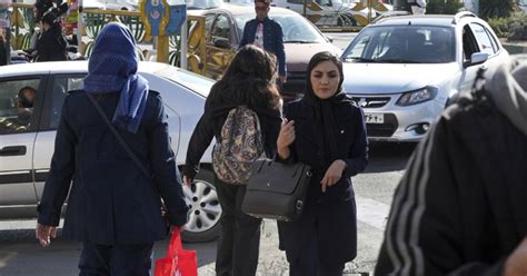 이란 의료진 보안군 여성 시위자 얼굴·가슴·생식기 등에 산탄총 발사