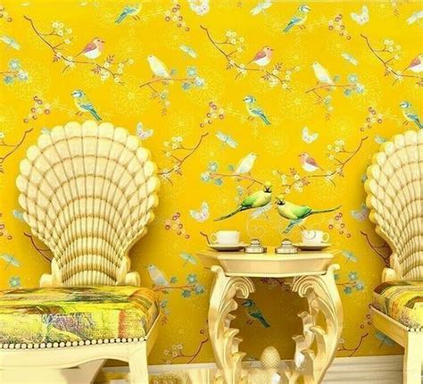 با کاغذ دیواری زرد، فضایی شاد و پرنشاط در اتاق خواب و پذیرایی خانه خود ایجاد کنید ماگرتا