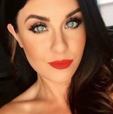Leighla Schultz Biography Line