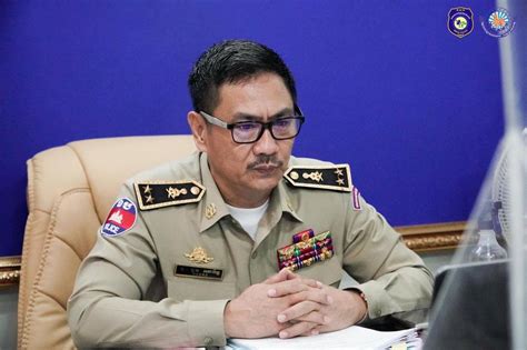 មន្រ្តី នគរបាល ជំនាញ ខេត្ត ព្រះសីហនុ ចុះផ្សព្វផ្សាយអំពីផលប៉ះពាល់នៃ គ្រឿង ញៀន