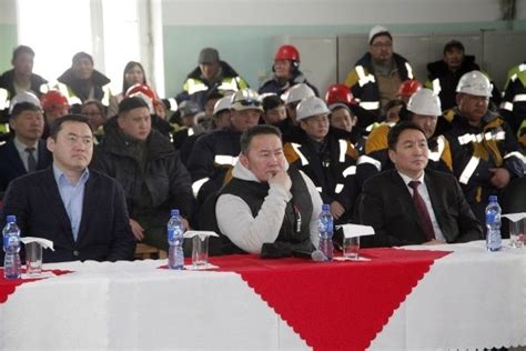 Ерөнхийлөгч “Шивээ овоо” нүүрсний уурхайн үйл ажиллагаатай танилцав