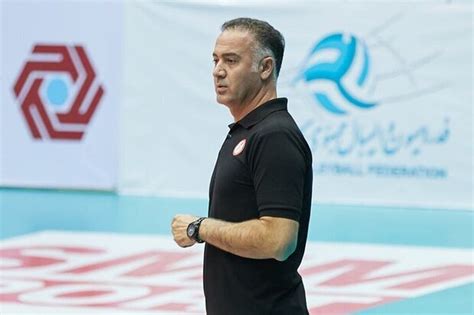 پیمان اکبری والیبالیست‌ها افت شدید روحی و روانی دارند