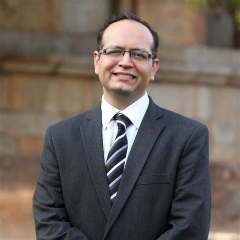 Dr Prateek Arora Renowned Plastic Surgeon In Delhi Ncr