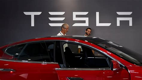Hurricane Irma Tesla Gives Battery Boost To Those Fleeing Storm