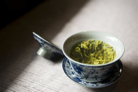 健忘、腦霧怎麼辦？營養師推12種「補腦食物」搶救記憶力：喝綠茶預防腦衰老、雞蛋早上吃最有效 Bellatw儂儂
