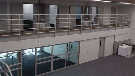 В Зимбабве осъдиха писателка на шест месеца затвор за подбуждане към насилие Новини бг