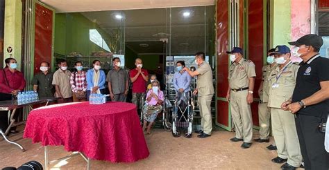 ស្នងការនគរបាលខេត្តតាកែវ ចាត់ក្រុមការងារយកអំណោយ