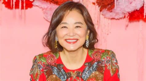 林青霞68歲了！秀凍齡臉、博士蛋糕
