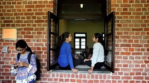Delhi University May Offer Up To 20 Courses Online Through Swayam