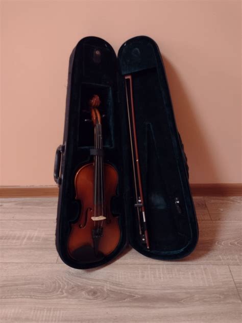 Скрипка в ідеальному стані 3 300 грн Інше Угорники на Olx