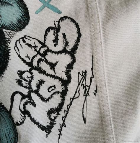 Куртка джинсовая с рисунком на спине Kaws арт кастом ручная роспись в интернет магазине