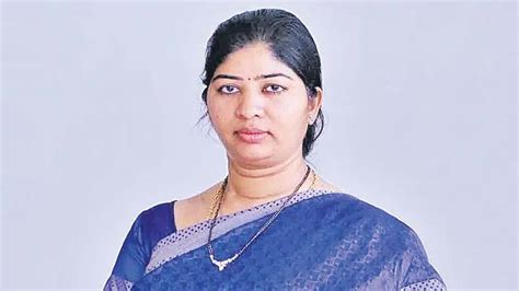 Vikarabad వికారాబాద్‌ జడ్పీ చైర్‌పర్సన్‌ పట్నం సునీతారెడ్డిపై అవిశ్వాసం Vikarabad No