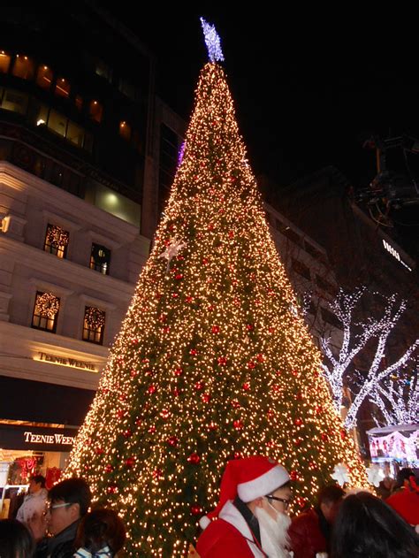 [포토] 성탄전야 명동 풍경 거리에 넘치는 인파 서울포스트