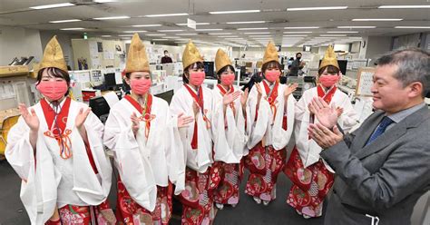 【虎のソナタ】♪商売繁盛、飯持ってこい！？ 食事提供の場には必ず現れるビヤ樽（22ページ） サンスポ