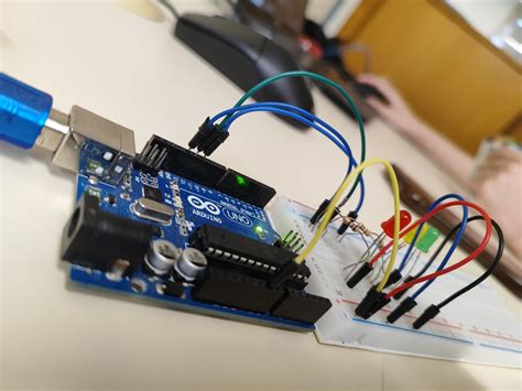 Fiz Um Pequeno Circuito Em Arduino 3uno R Conquistas