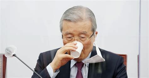 김종인 윤석열 대선 1위에 “별의 순간 잡은 것 같다”