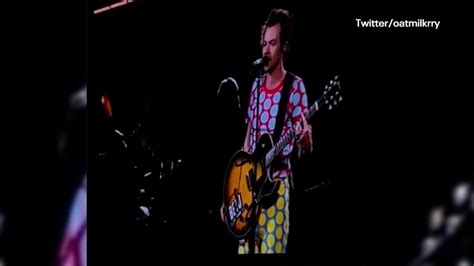Harry Styles Shows Support For Beto Orourke With Governor Candidate In