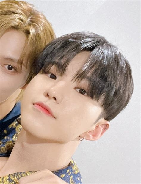 유영 On Twitter 진짜 정체가 뭐지