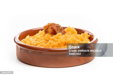 베이컨 전통 스페인 음식과 흰색 배경을 가진 스크램블 감자 0명에 대한 스톡 사진 및 기타 이미지 0명 가공육 가정의 방 Istock