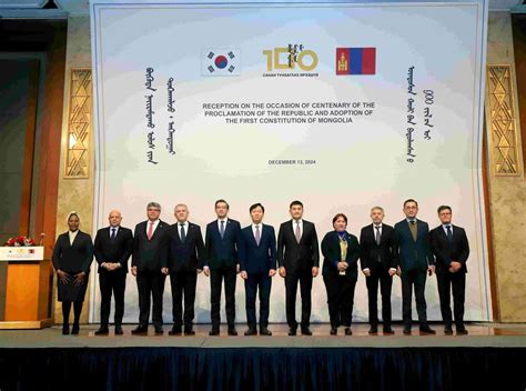 Монгол Улсаас БНСУ д суугаа Элчин сайдын яамнаас Бүгд Найрамдах Улсыг тунхаглаж анхдугаар