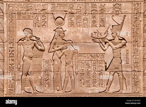 Dendera Cleopatra Roman Temple Cleopatra 69 30 Bc Was The Last Was