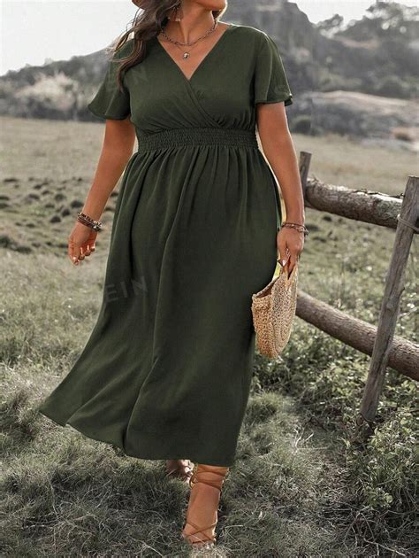 Shein Curve Plus Size Solid Color V Neck Waist Cinched Side Slit