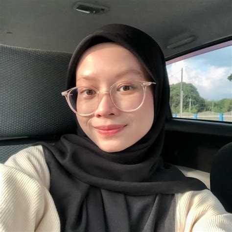 Izzaty Zza Ty On Threads