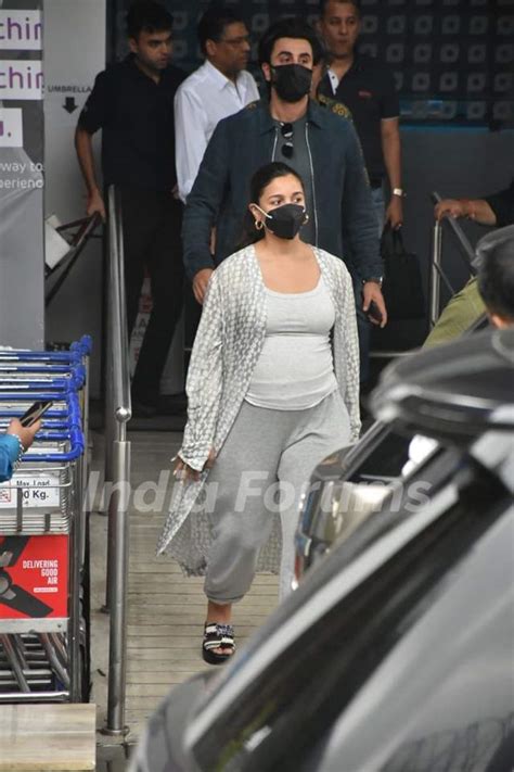 Alia Bhatt And Ranbir Kapoor Spotted At Kalina Airport Photo