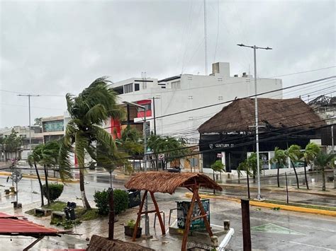 La Jornada ‘beryl Toca Tierra Como Huracán Categoría 2 En Tulum