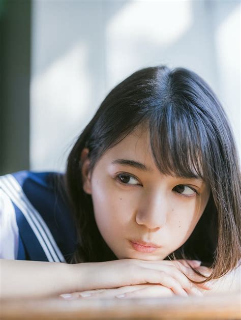 小坂菜緒1st写真集『君は誰？』発売記念パネル展 哔哩哔哩