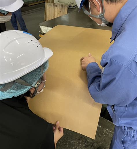 ビールをつくった後のモルト粕をオシャレなペーパーに。 Kizuki Japan