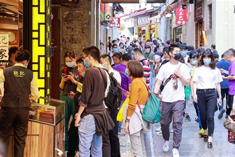 黃金周首日近11萬旅客訪澳 經關閘入境旅客約佔整體36 澳門力報官網