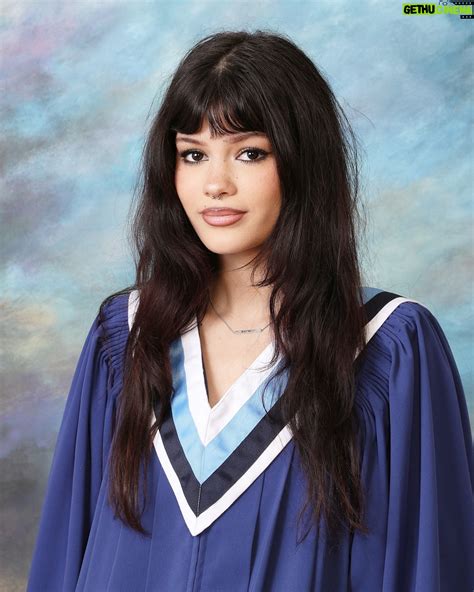 Chelsea Hobbs Wiki Biography Age Gallery Spouse And More