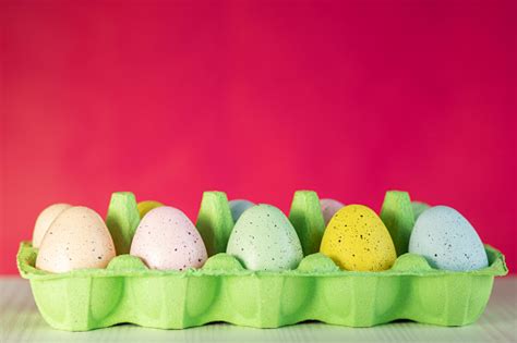 부활절 달걀 은 복사 공간 부활절 휴가상자에 여러 가지 색을 그린 4월에 대한 스톡 사진 및 기타 이미지 4월 낮 노랑